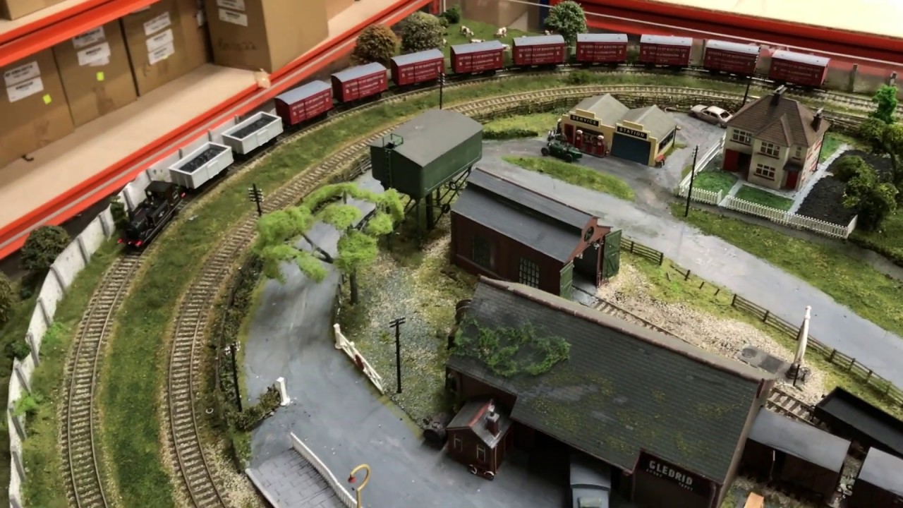 First Decorated EP Rails of Sheffield OO Terrier Sample - YouTube