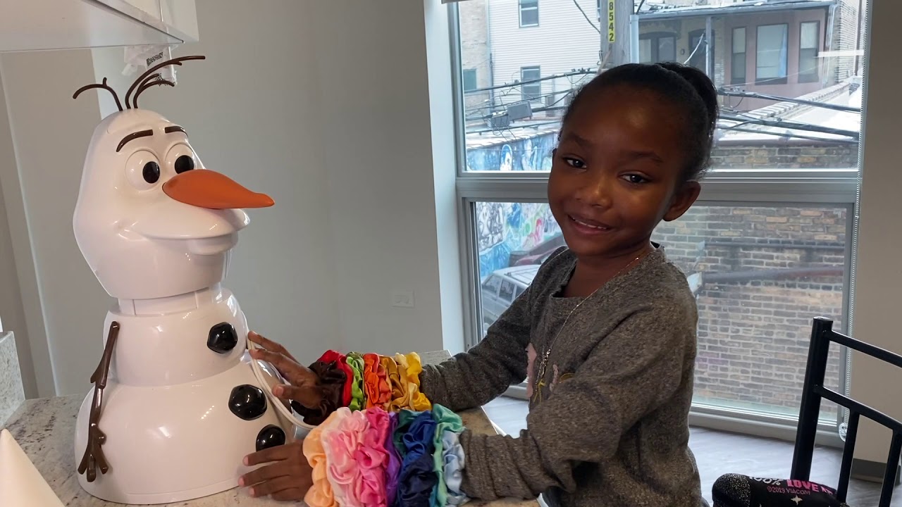 Unboxing and making snow cones with DISNEY'S Frozen "Olaf Snow Cone ...