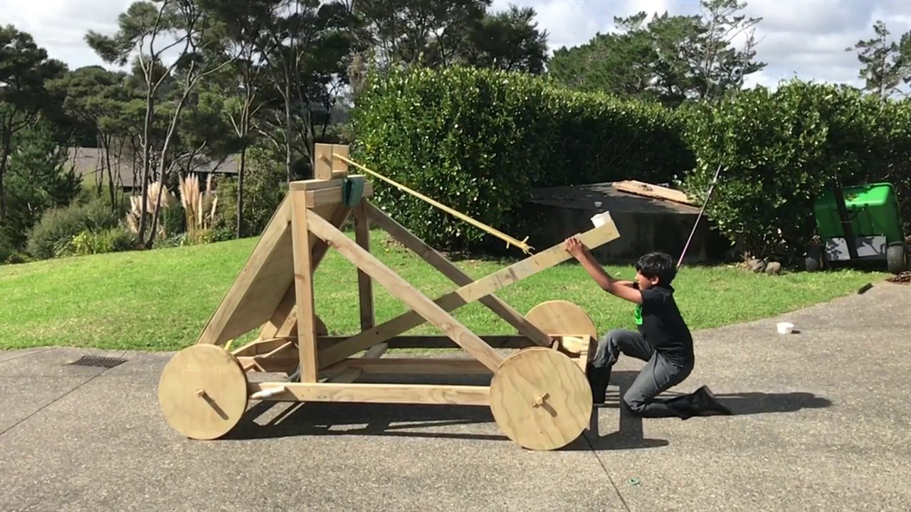 My holiday catapult project - YouTube
