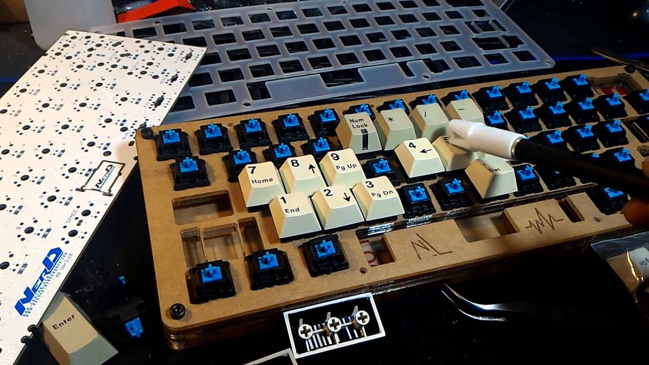 Cherry MX Blue sound on my custom case - YouTube