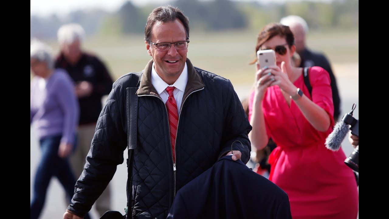 Newly hired Georgia basketball coach Tom Crean arrives in Athens. - YouTube