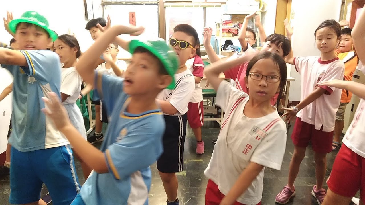 20190527 B dancing singing reading & listening - YouTube