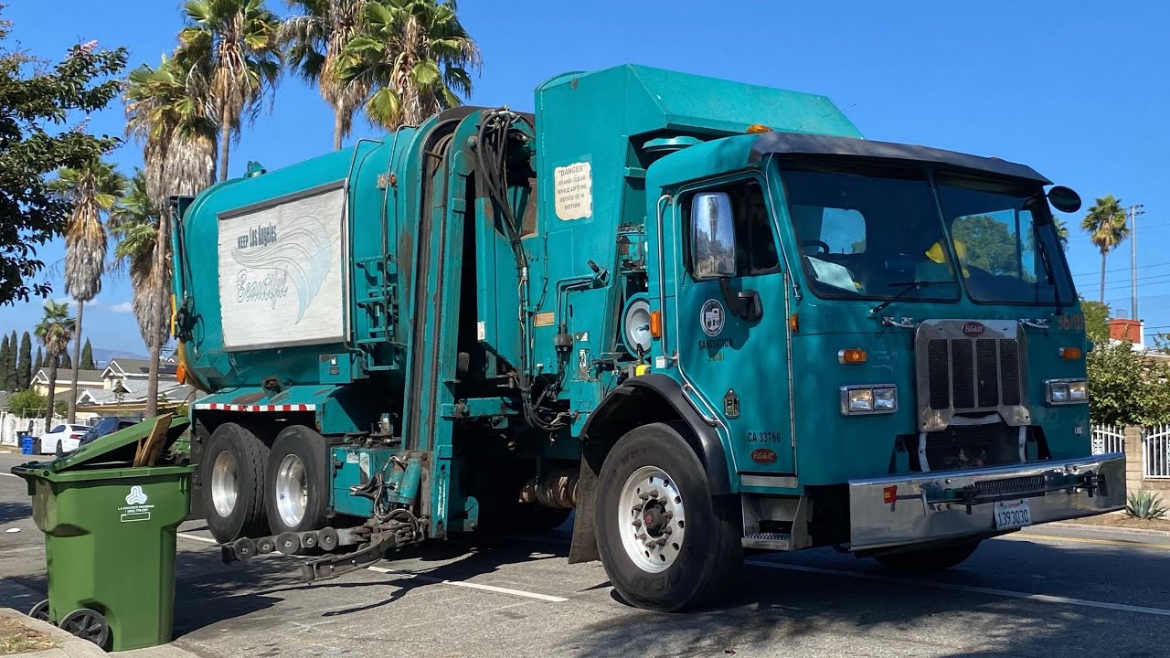 LABOS~ LNG Autorev Peterbilt 320 Amrep Elliptical - YouTube