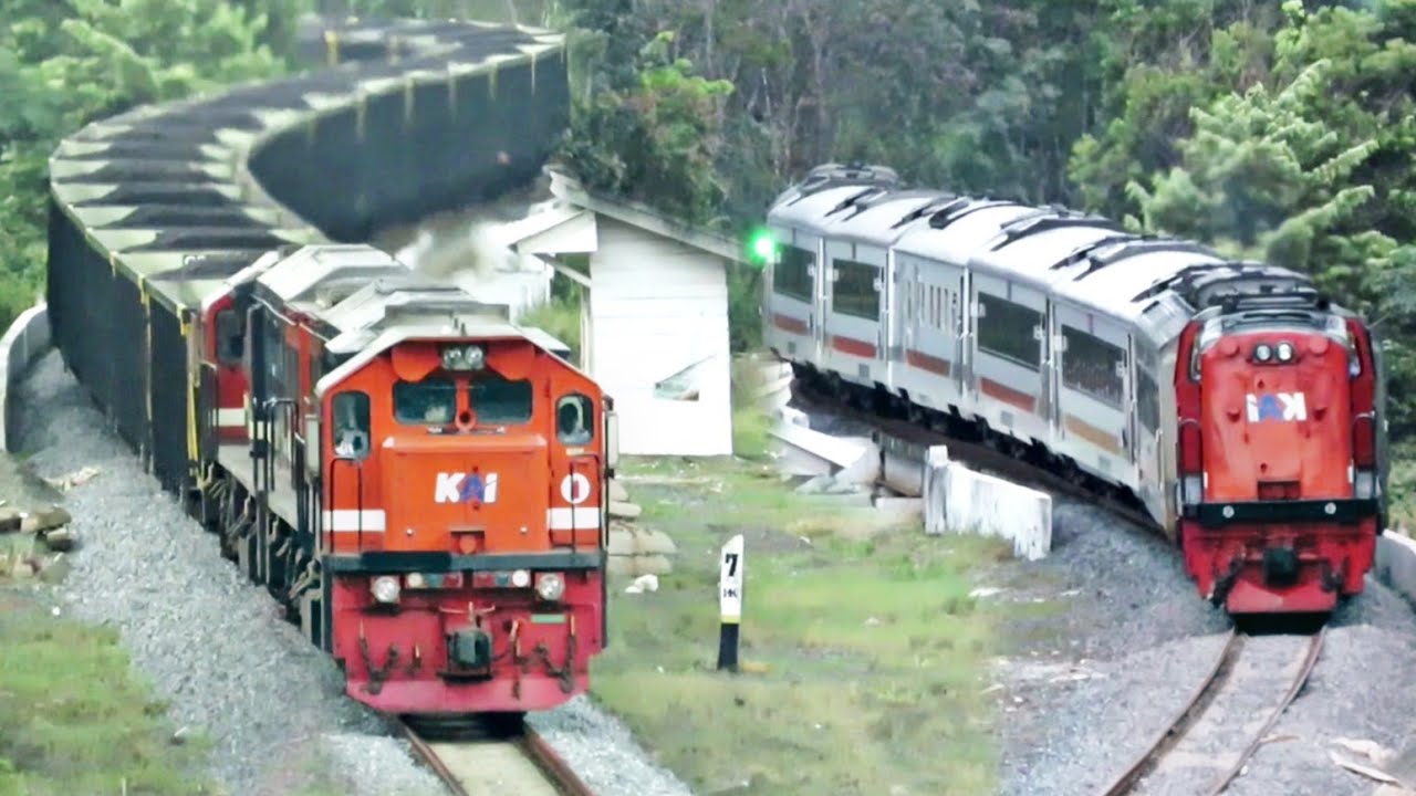 TOP KERETA API MERAH SUMATRA||BABARANJANG|KUALA STABAS - YouTube