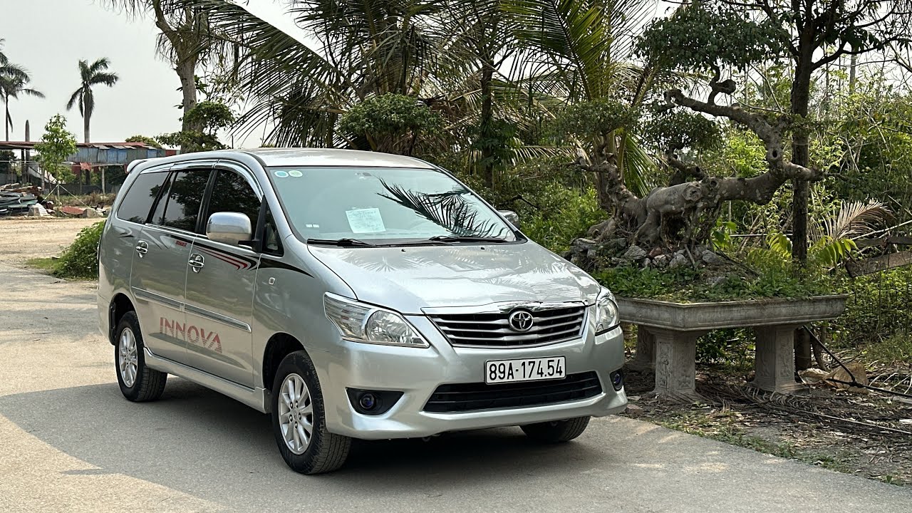 Toyota Innova E 2013 Siêu Bền Bỉ. Xe 8 Chỗ Rộng Rãi Đi Gia Đình Chỉ Hơn ...