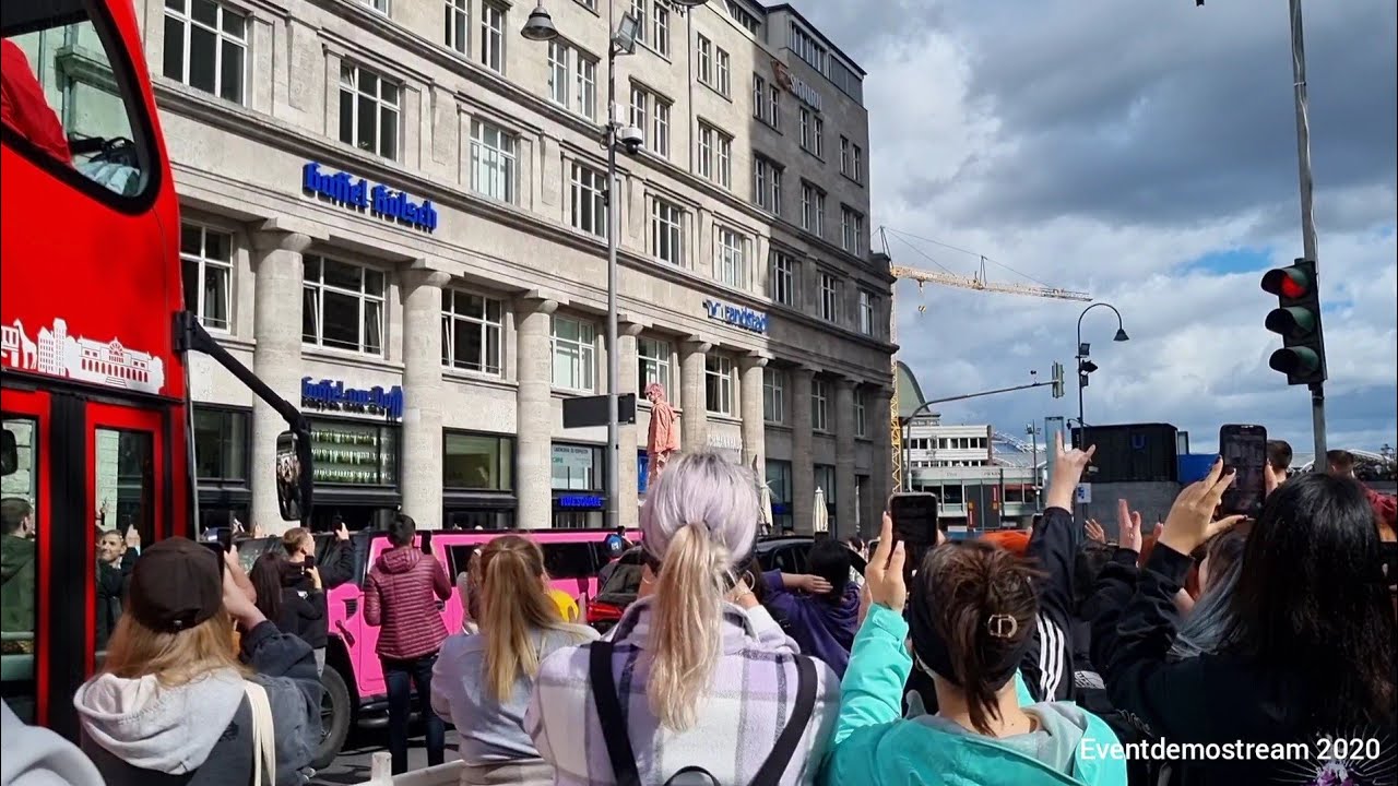 Machine Gun Kelly in Köln Riesenandrang vor seinem Hotel Machine Gun ...