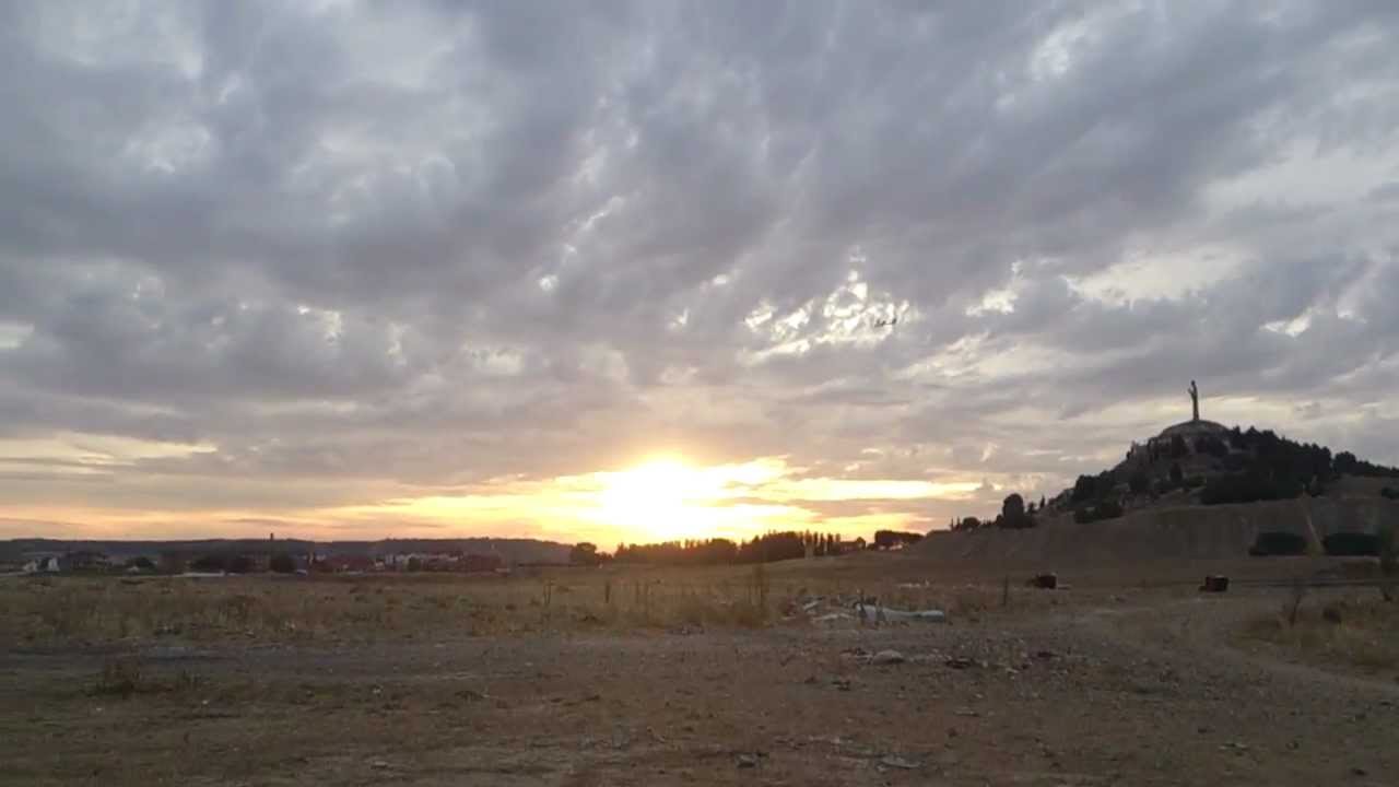 Downwind, base, final and hand-catch - YouTube