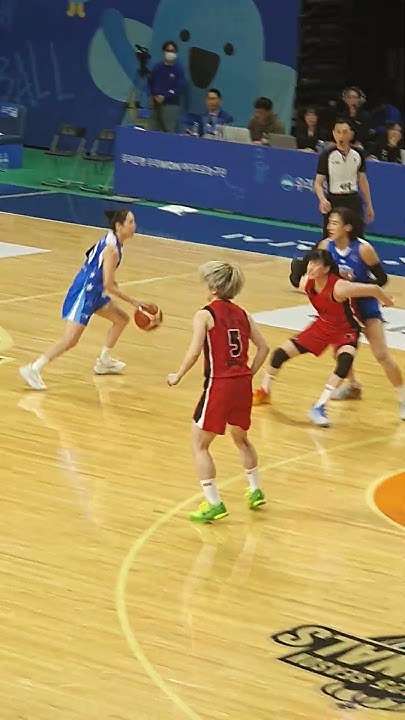 우리은행vsbnk썸 후반시작 동점 - YouTube