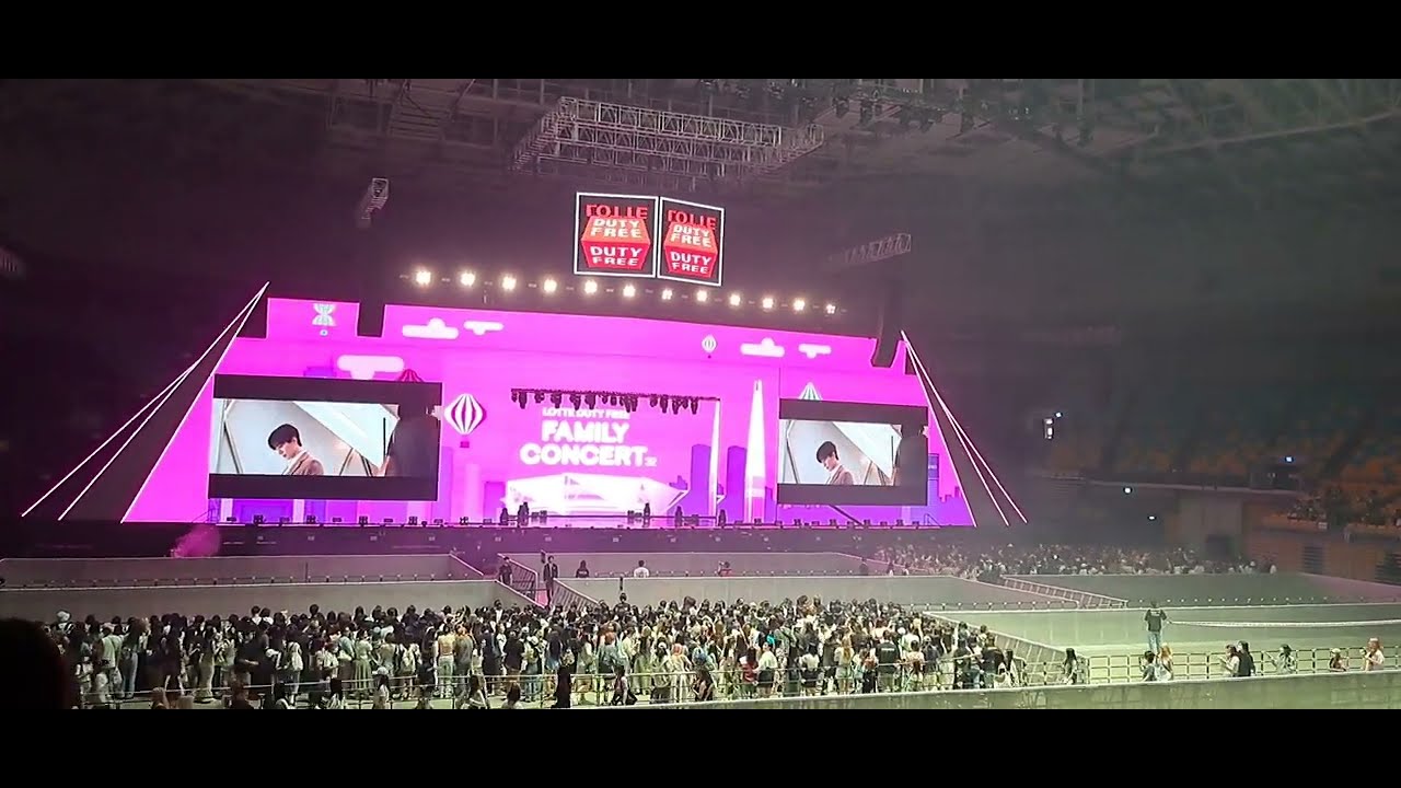 How the KPop fans filled up the Concert Venue 《KSPO Dome Seoul》 - YouTube