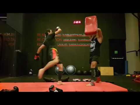 Müthiş tekme KİCK boks tekme nasıl atılır SÜPER YÜKSEK TEKME roundhouse kick