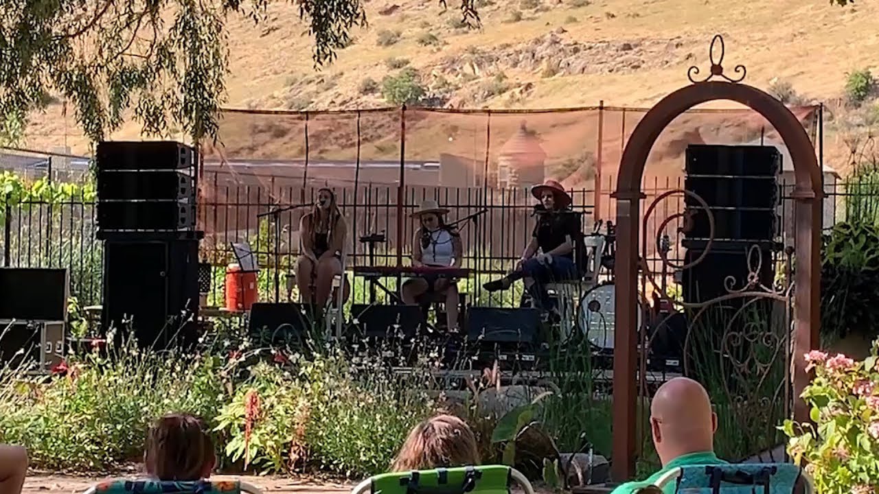 Ruby Kane Trio - YouTube