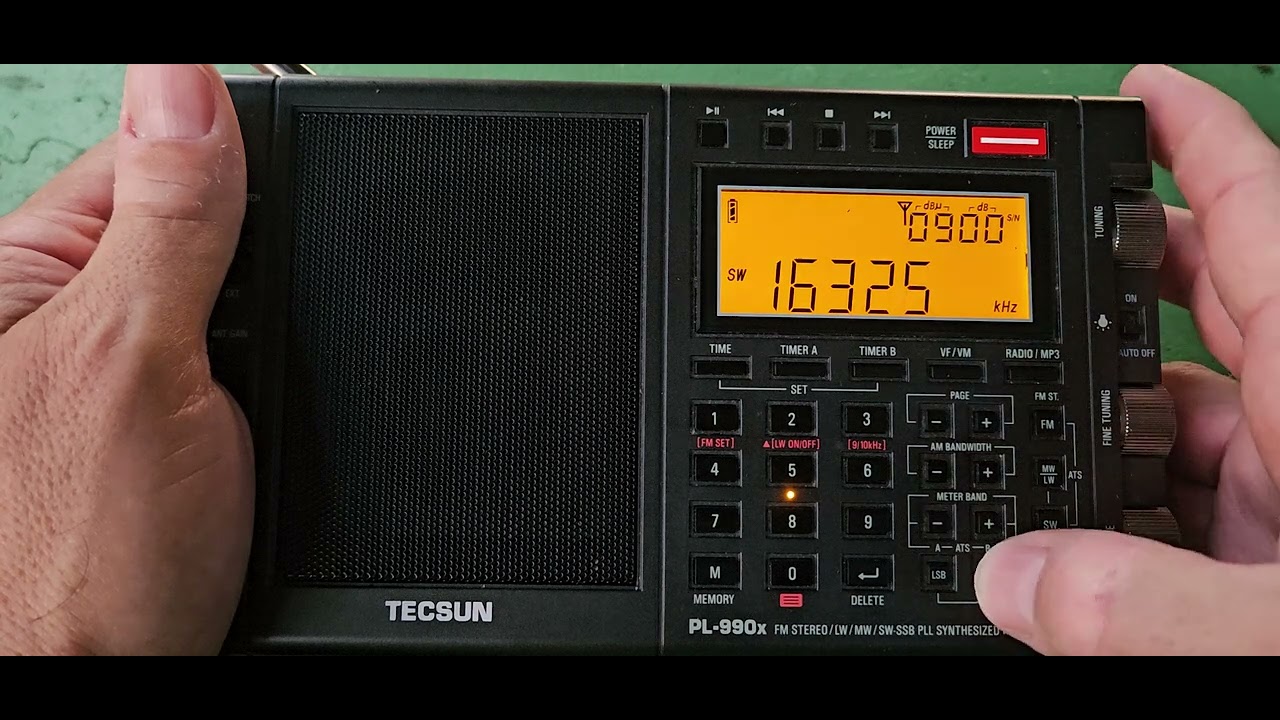 Morning band scan in the park from 17000kHz at 16000kHz at 1110 UTC ...