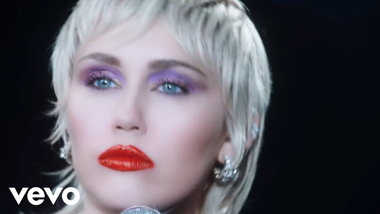 Miley Cyrus - Midnight Sky (Sped Up) - YouTube