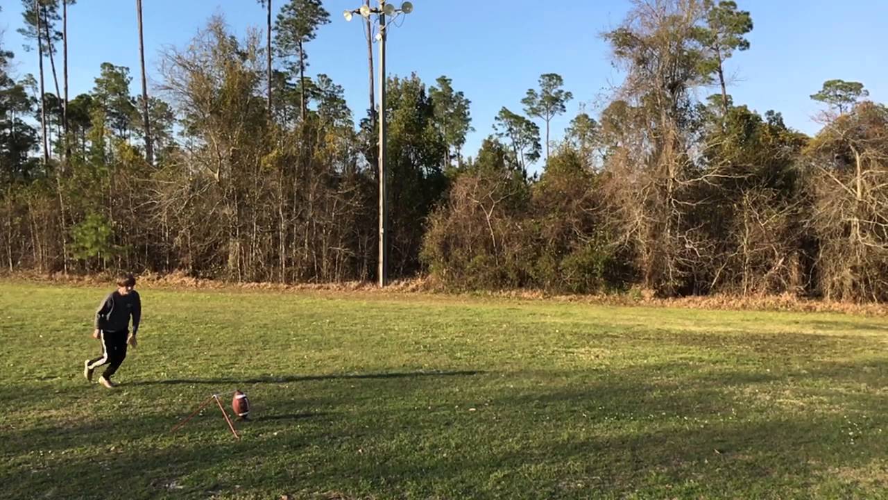 Placekick from 9 yr old, 80 ft - YouTube