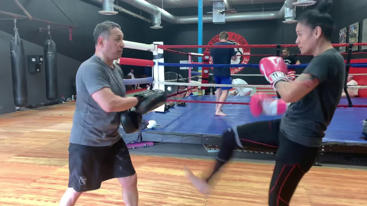 Drills front kicks combo-Srisuk Muay Thai. - YouTube