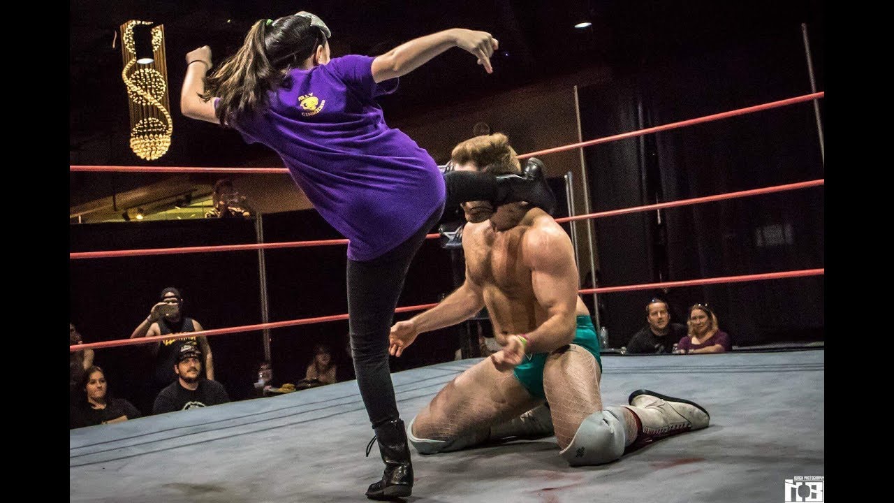 IzzyMania Punk Pro Wrestling Debut Appearance and In Ring Action - YouTube
