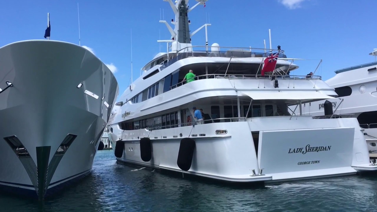 MY Lady Sheridan leaving tight berth with stern door open! Bahamas ...