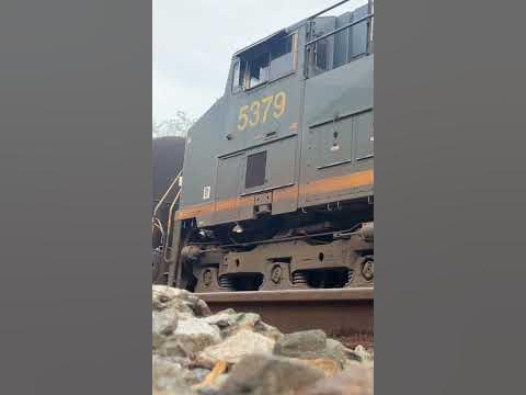 (CSX/Ex LMS C40-8W #7929 ) Leading (CSX M331) Through St. Denis MARC Station - YouTube