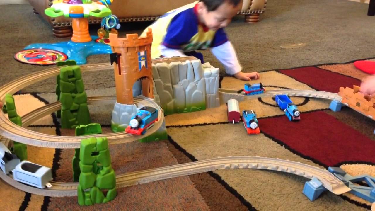 Thomas Castle Quest Toy Set - YouTube