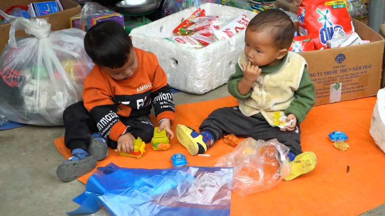 Daily life of 2 children and mother | Ep.123 - YouTube