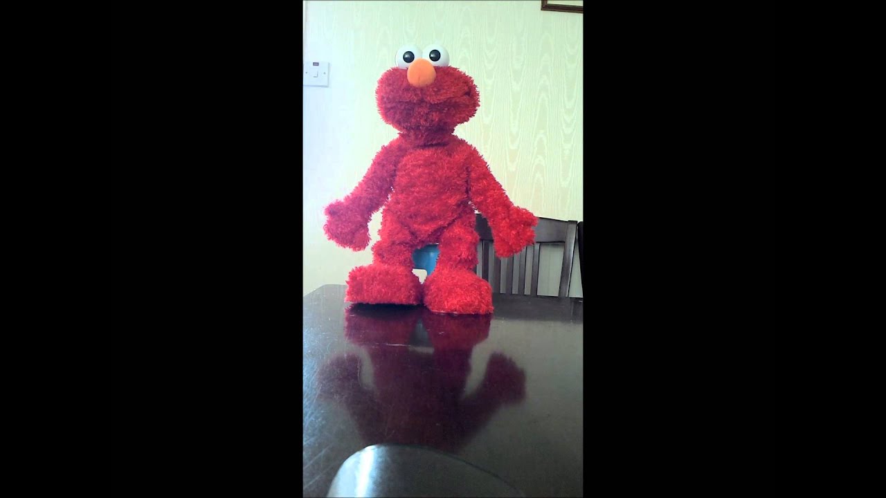 Elmo, Story Time (giant) - YouTube