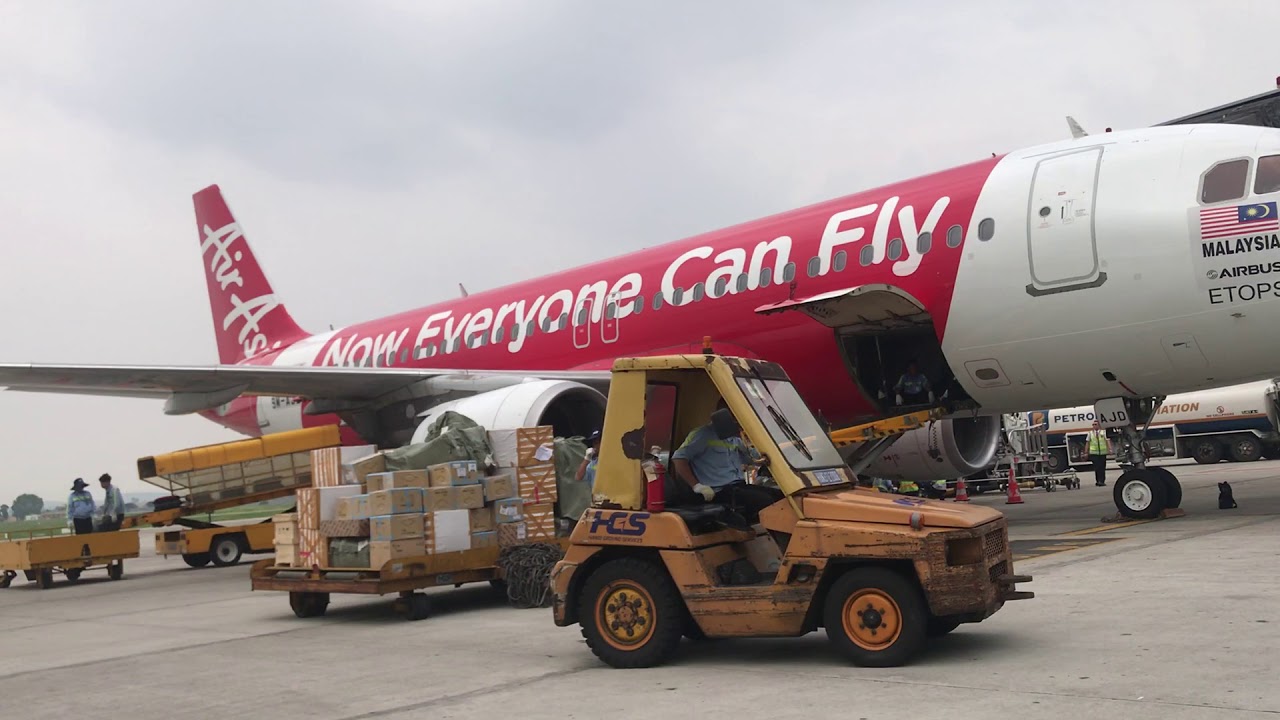 AK513 Flight 16Jun,18 ( Unloading , Loading Bags And Cgo) - YouTube