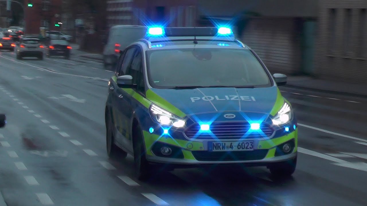 [High speed!] New German Police car responding to call in Aachen! #1042 ...