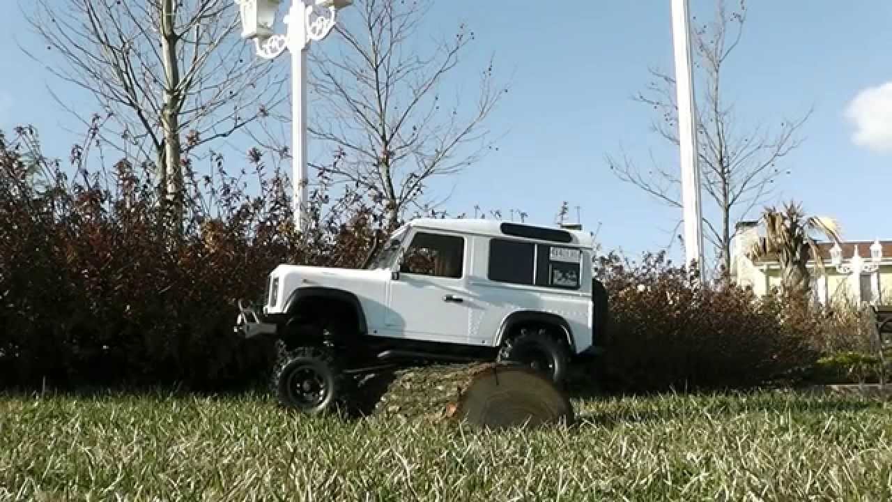 Land Rover Defender 90 **axial scx10** - YouTube