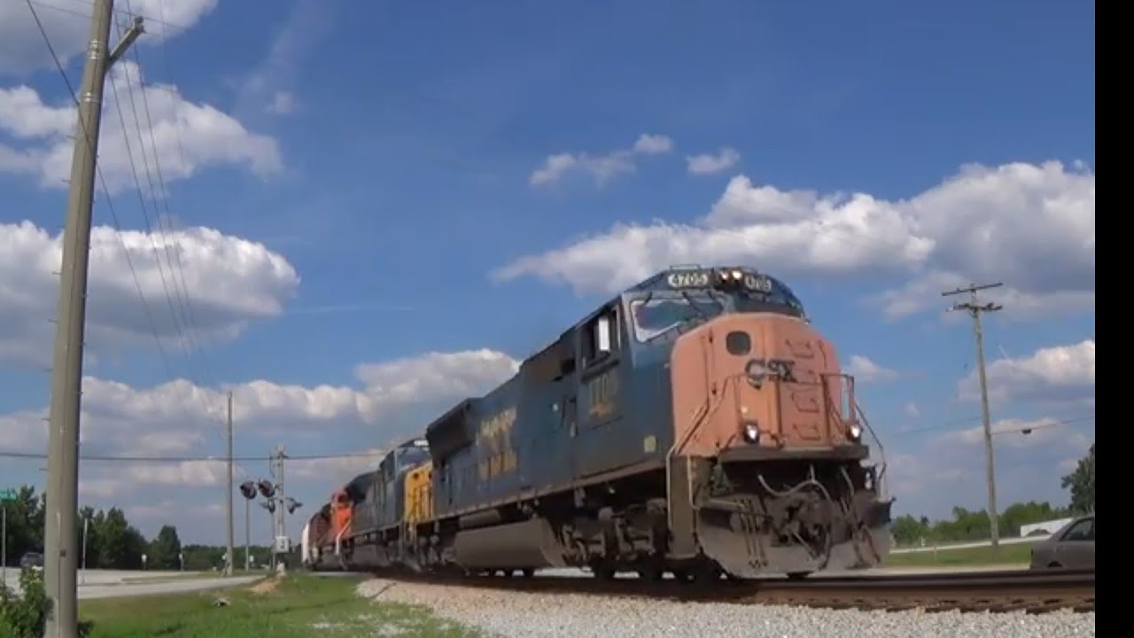 HD: CSX 4705 leads CSX Q679-05 in Palmetto, GA - YouTube