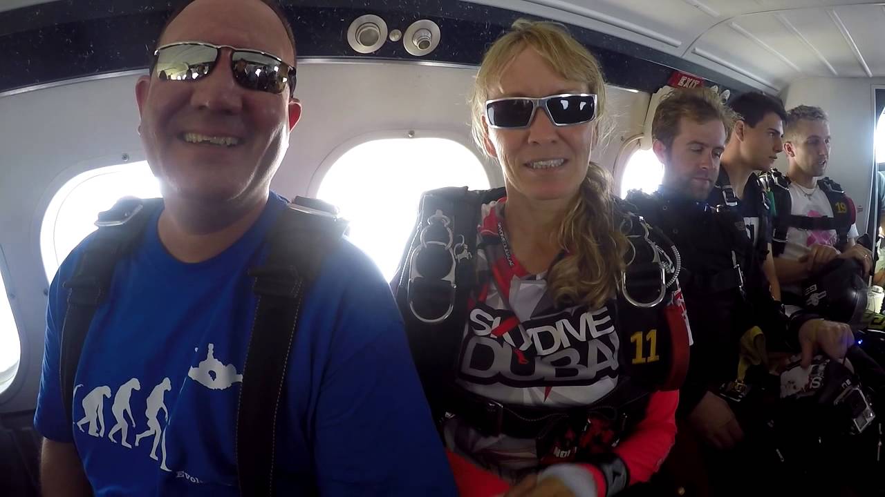 Robert Pavitt Skydive Dubai Sep 2015 - YouTube