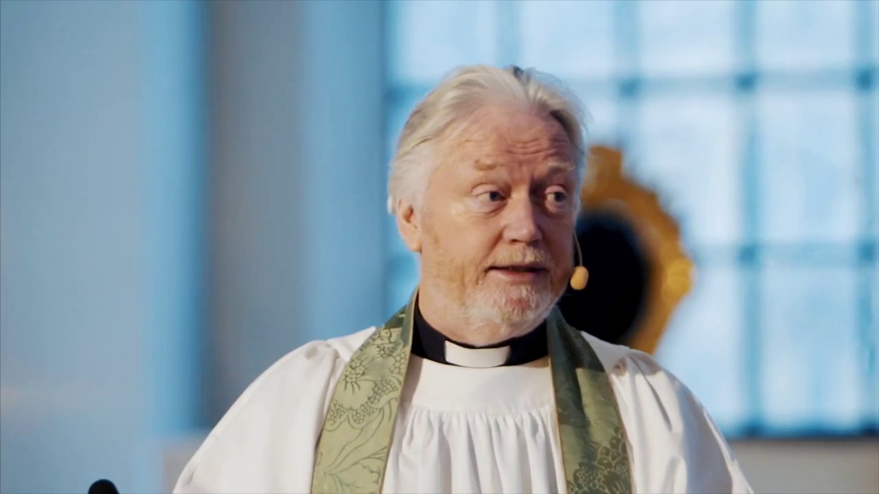 Olle Carlsson predikar om att gå med båda fötterna på marken - YouTube