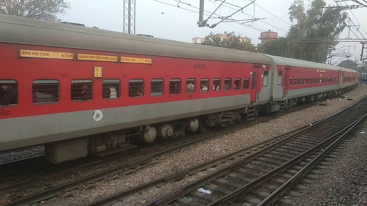 12724 AP(Telangana express) departing New Delhi - YouTube