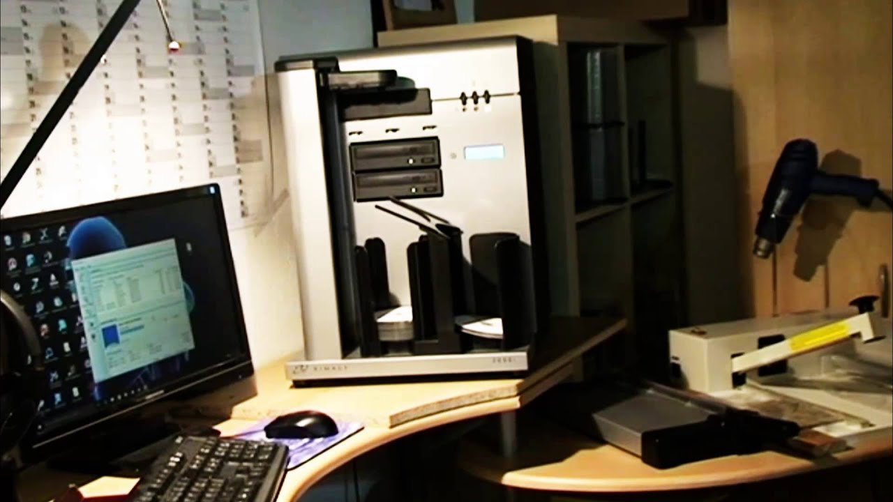 CD Roboter ,,Rimage 2000 i,, bei ADair-records - YouTube