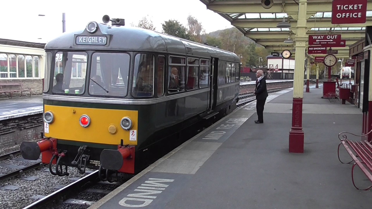 Diesel Railbus at Keighley 6th November 2016 - YouTube