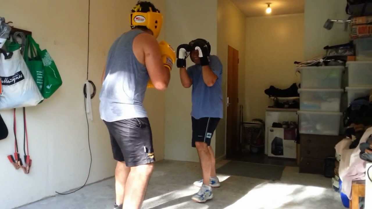 MITZ Boxing | Sparring Sessions | Dana vs Clive - YouTube