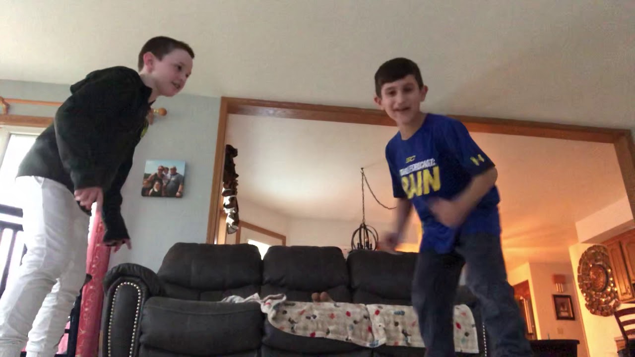 Two kids fight part 1 - YouTube