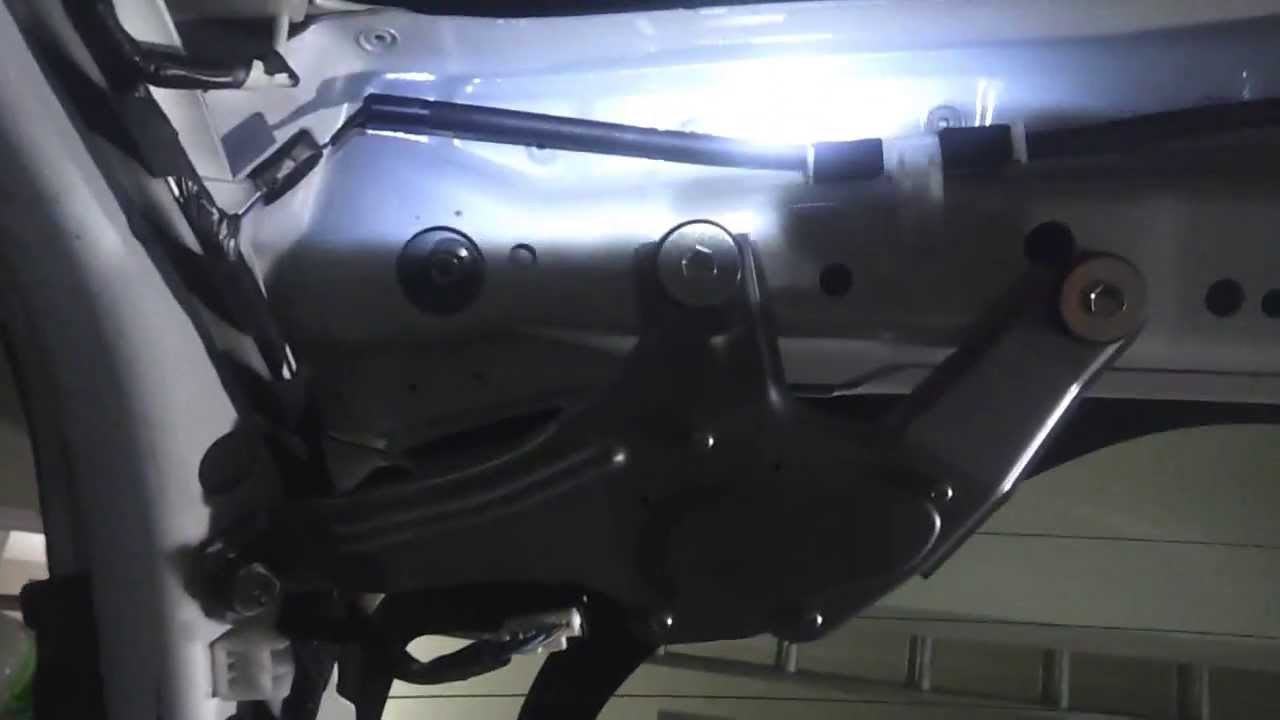 Prius spoiler fix part3 - YouTube