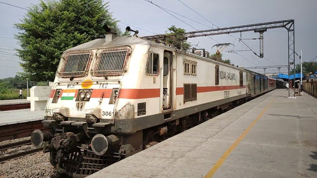 Whinning TKD WAP 7 Pune Duronto slathers Faridabad New Town makes it's ...