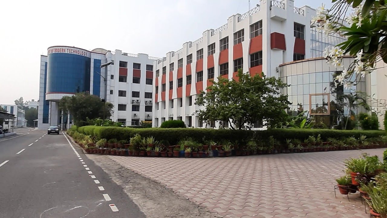 R.R.G.I. Lucknow College Review || RRGI College Campus Tour - YouTube