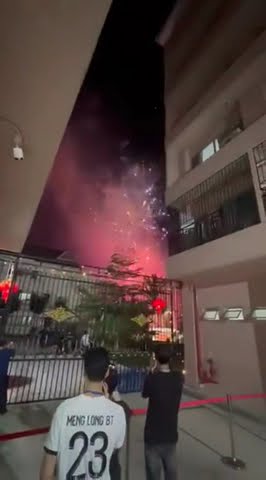 2021 happy chains new year - YouTube