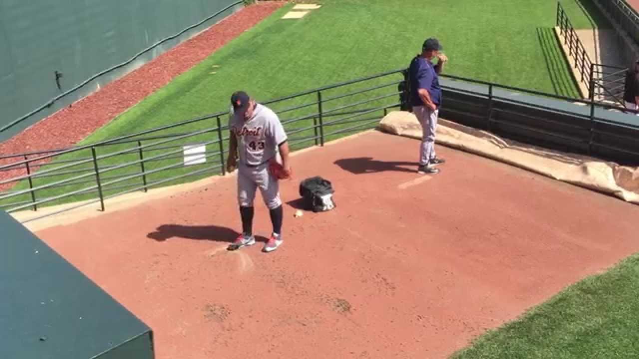 Bullpen pitching at Oriole Park, Camden Yards - YouTube