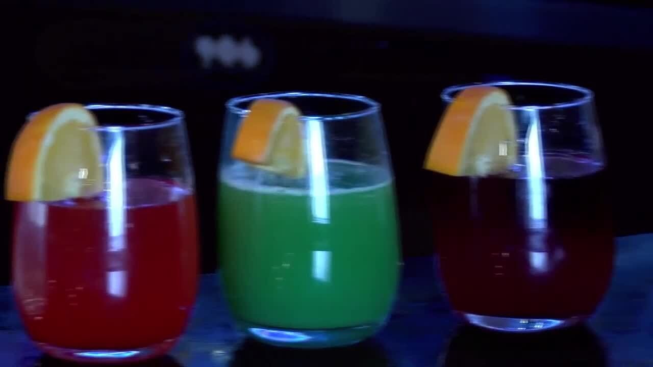 906 Sports Bar & Grill introduces brunch menu - YouTube