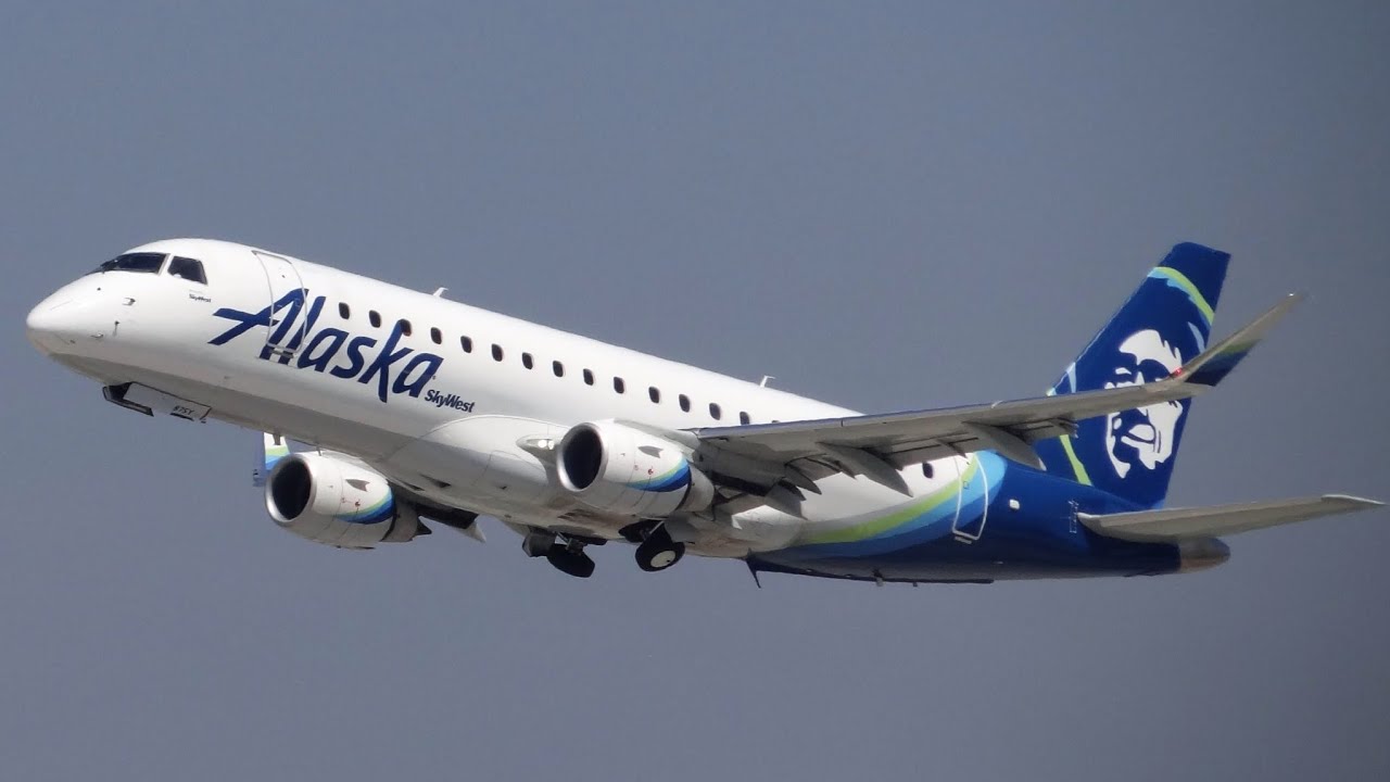Takeoff: Alaska E175LR at SJC - YouTube