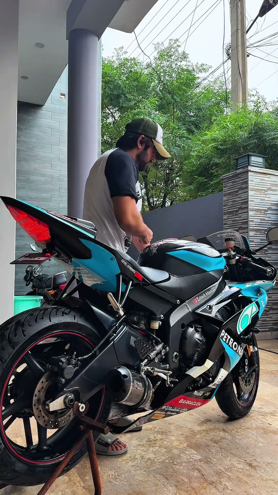 Yamaha R6 Cold Start #coldstart #yamaharacing #racing #motorcycle # ...