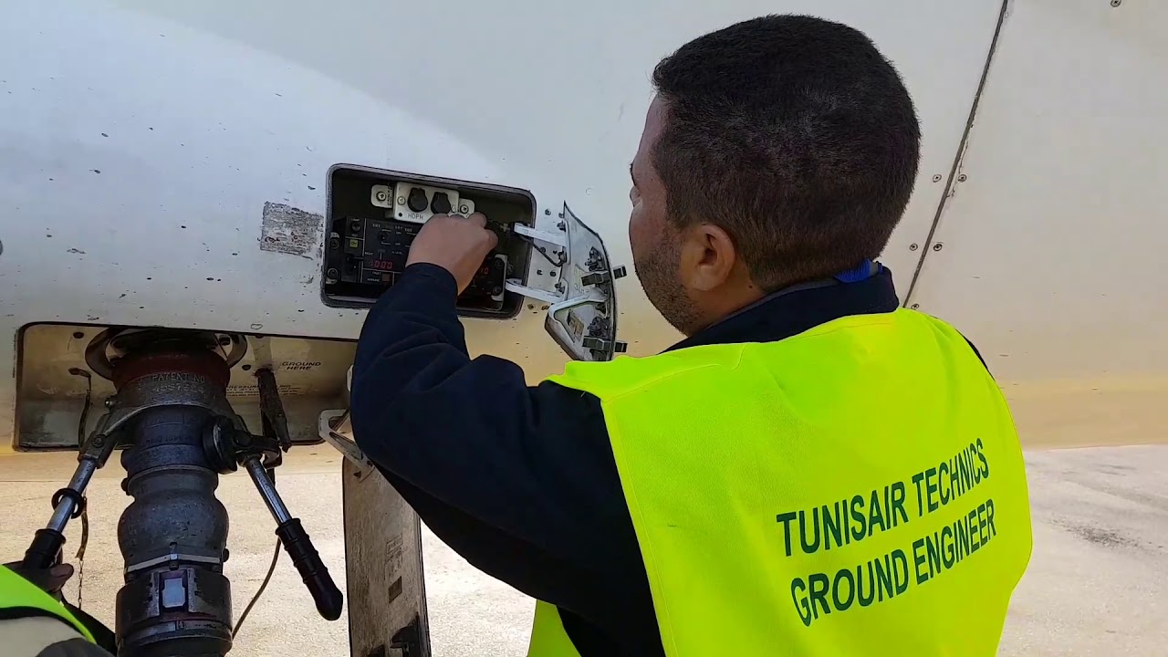 Refuelling procedure - YouTube