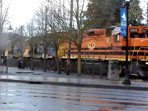 Portland & Western Railroad Freight Train in Lake Oswego, Oregon (04-04 ...