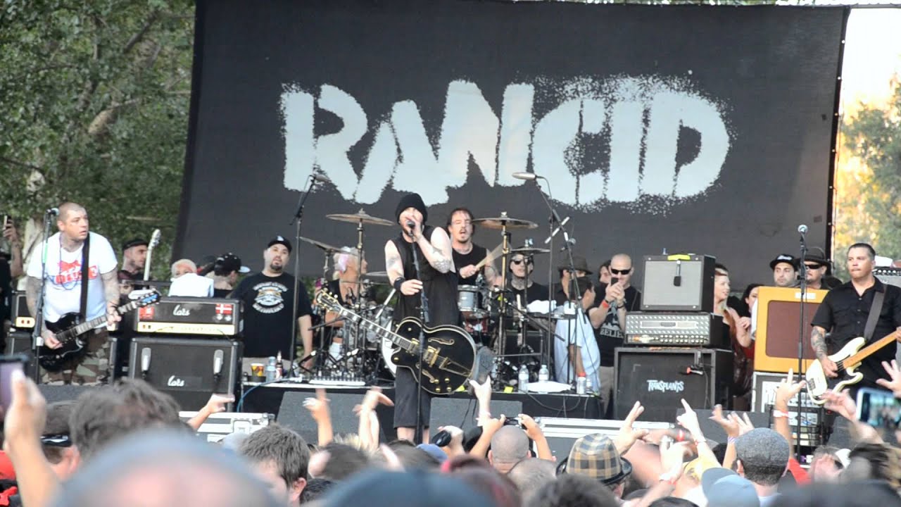 Rancid - Fall Back Down [Hootenanny 2012] - YouTube