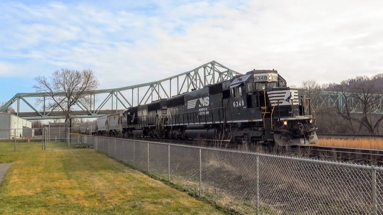 Nice Horn Salute from NS 6348 on a Short Westbound C07 in Sewickley, PA ...