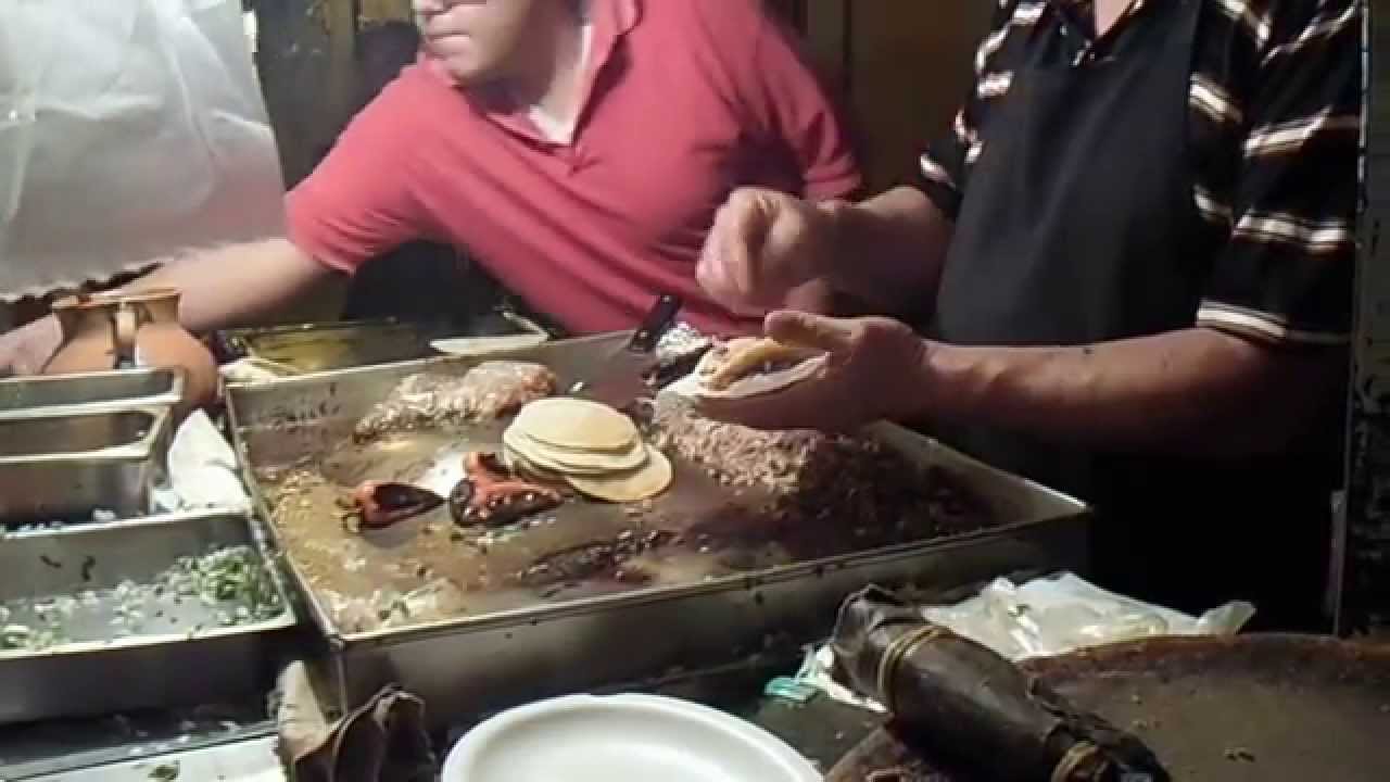 Comida callejera en México - YouTube