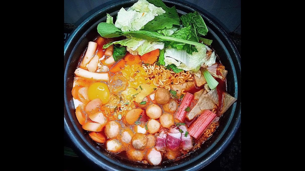 Tự làm lẩu Tokbokki (Common hotpot Tokbokki) - YouTube